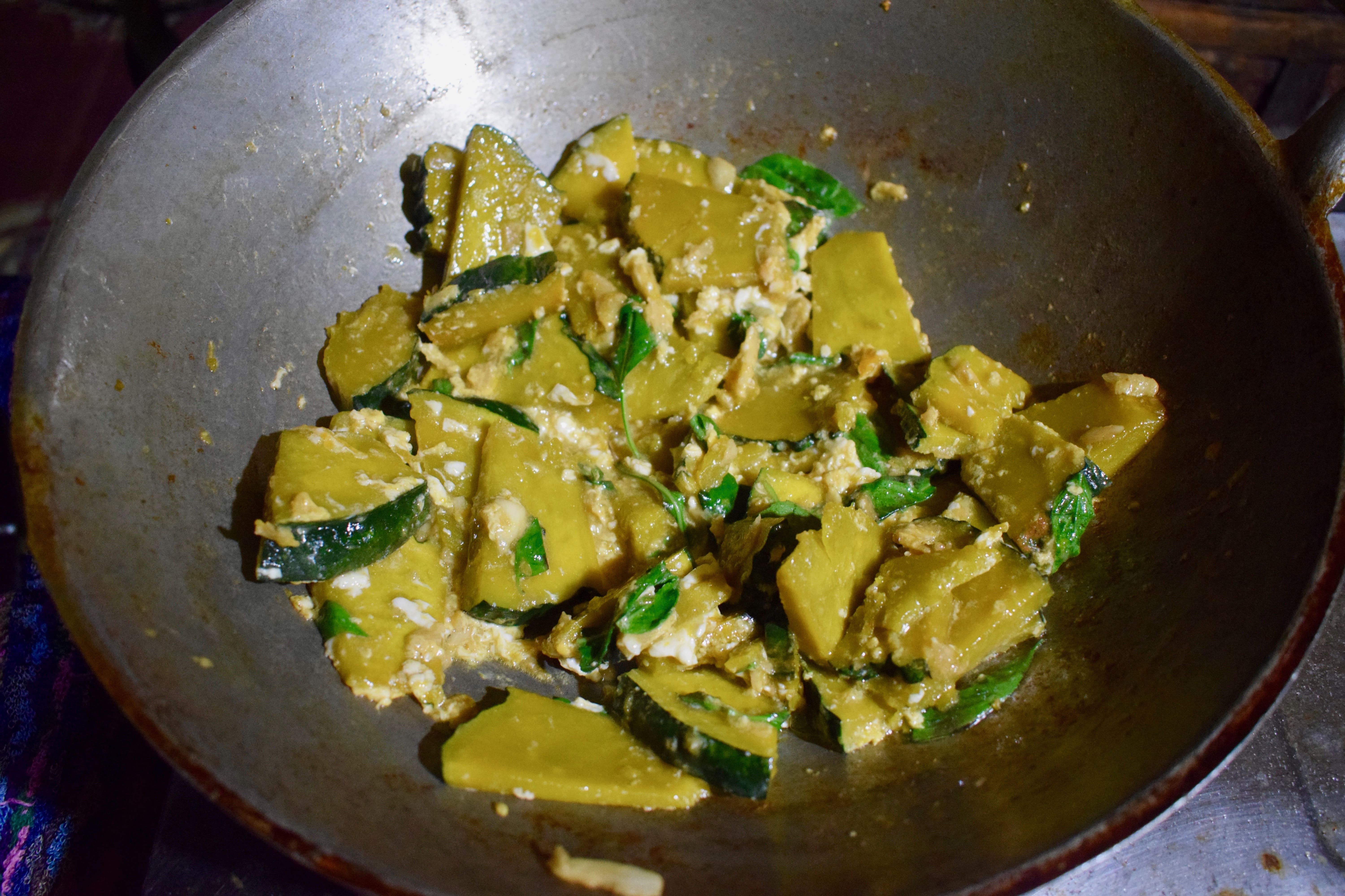 Authentic Thai pumpkin stir fry recipe - pad fak tong